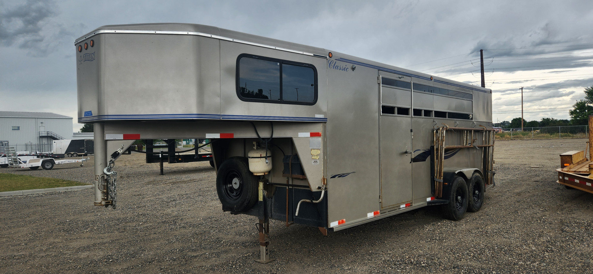 Used 2001 Titan Trailer CLASSIC Stock / Stock Combo Trailer for sale in ...