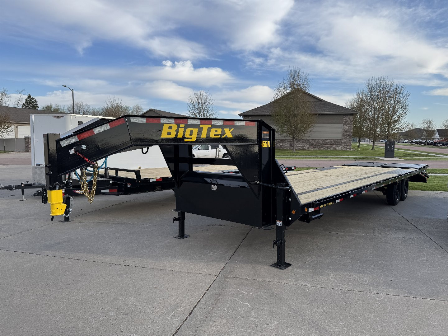 New 2025 Big Tex Trailers 16GN 25+5MR Deckover Trailer