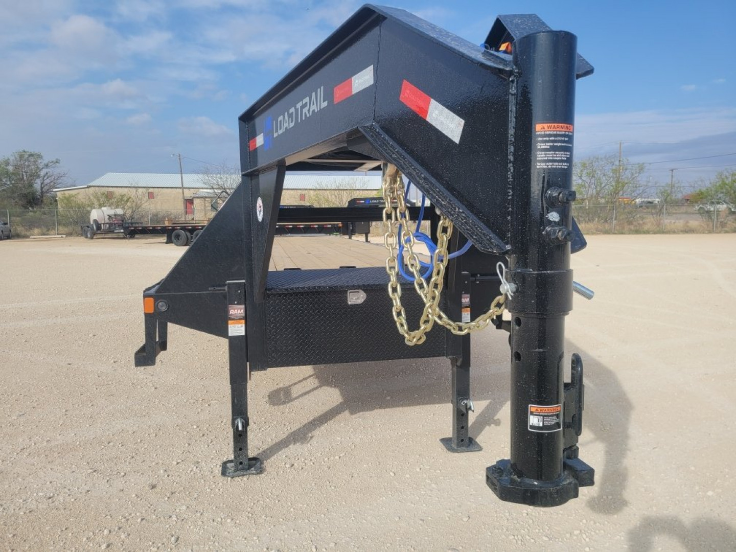 New 2025 Load Trail 40' 25,900 Gvw Gooseneck w/ EOH brakes and Max Ramps