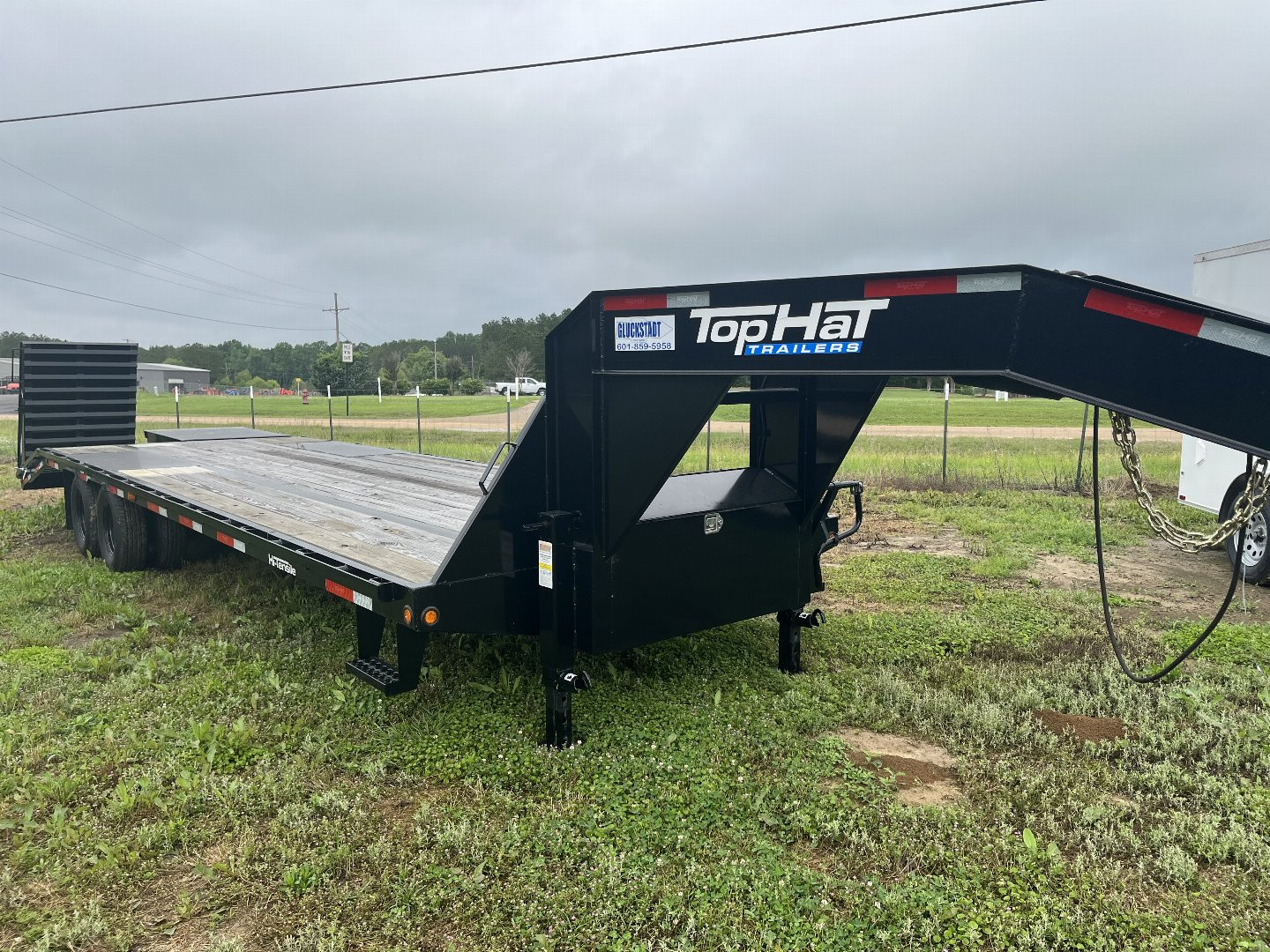 New 2024 Top Hat 25+5 GN240 Flatbed Trailer