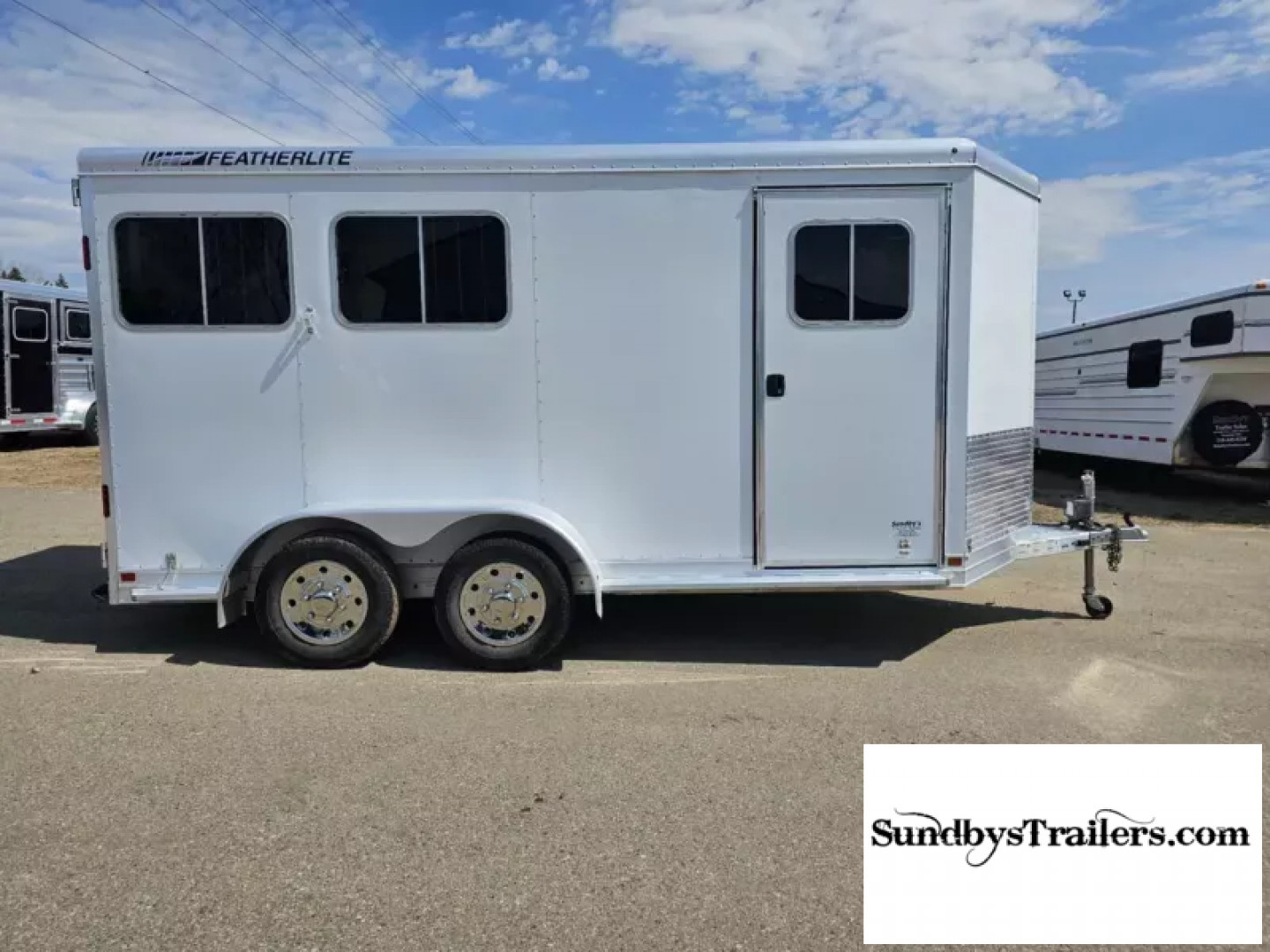 Used 2015 Featherlite 2H 24" DR