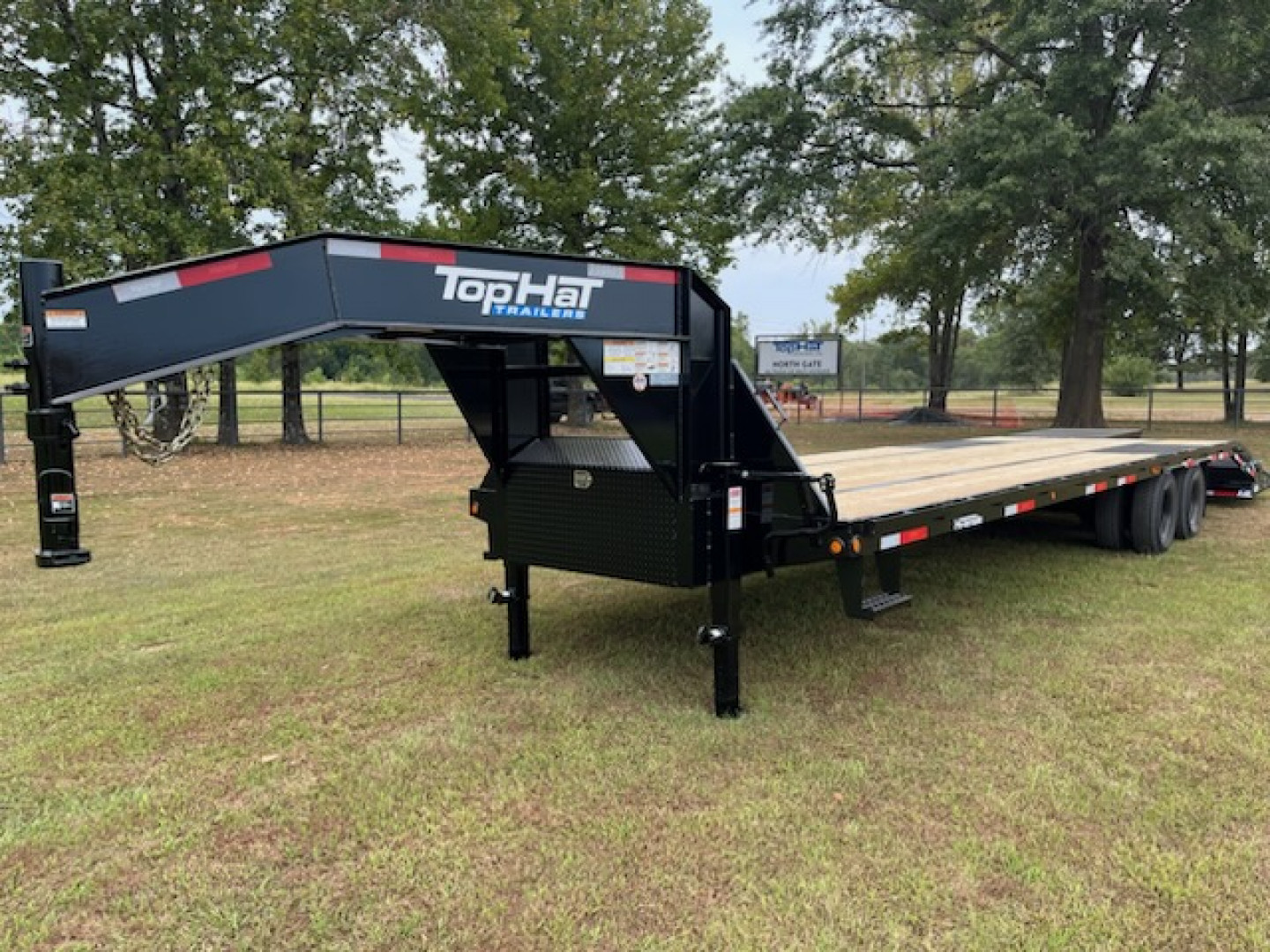New 2025 Top Hat 25X5 GOOSENECK 240 JUMBO RAMPS