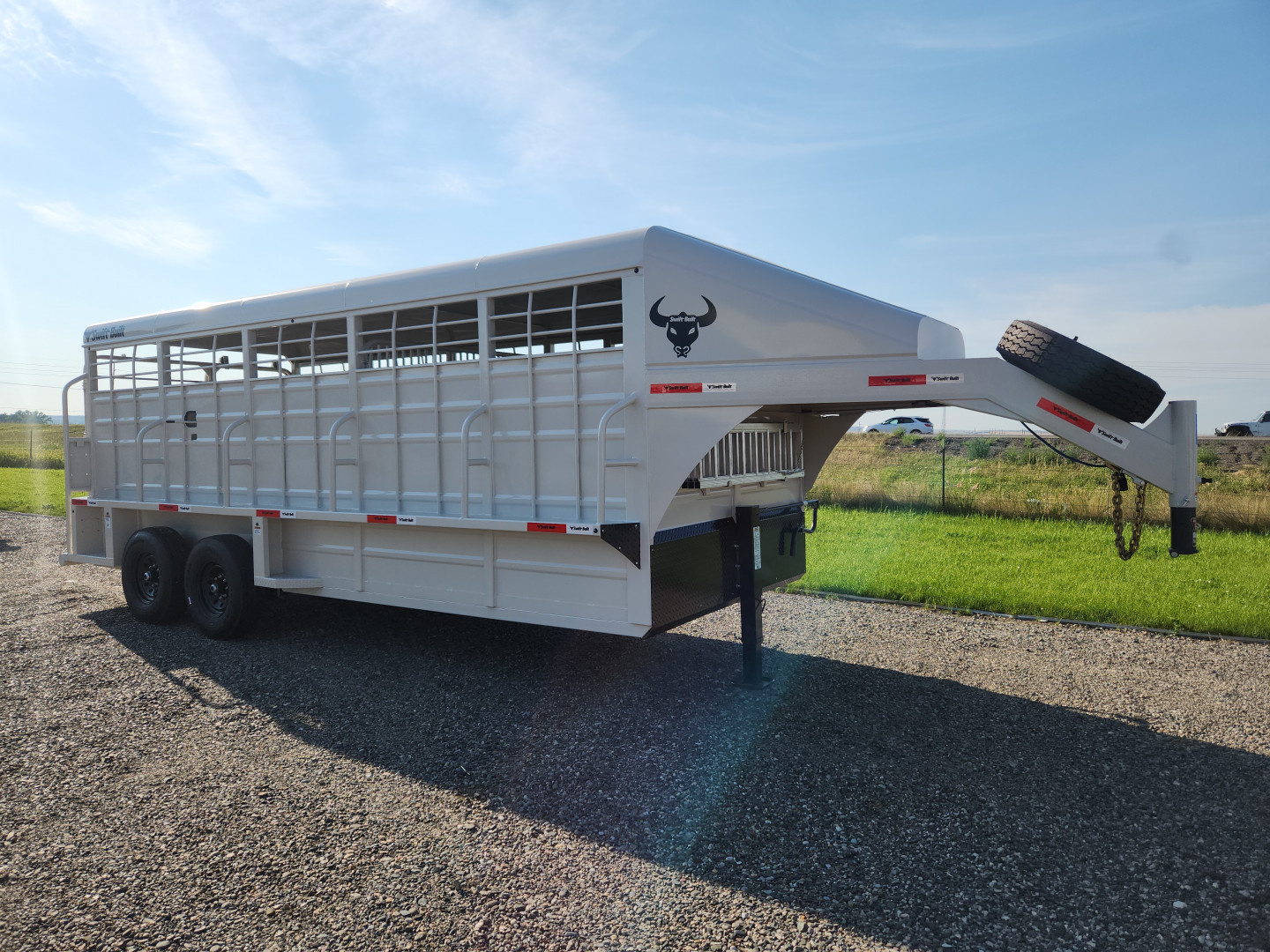 New 2026 Swift Built Trailers 20' STOCK