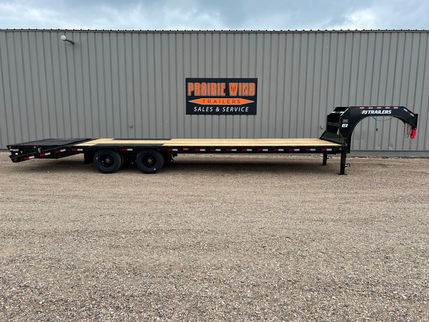 New 2026 PJ Trailers 32 Low Profile LD Tandem Dual Gooseneck Trailer