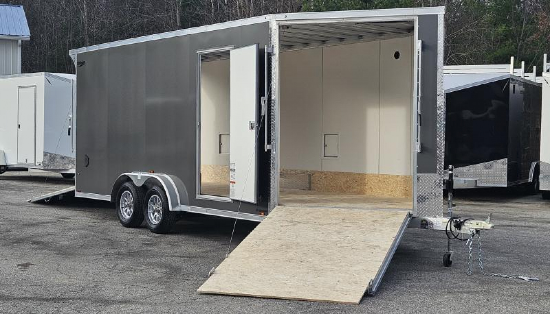 New 7.5 X 23' ENCLOSED SNOWMOBILE/SIDE BY SIDE 18' BOX + 5' VNOSE 2025 ...
