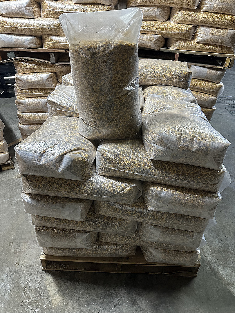 New TRIPLE CLEAN DEER CORN/SOYBEAN MIX 50#