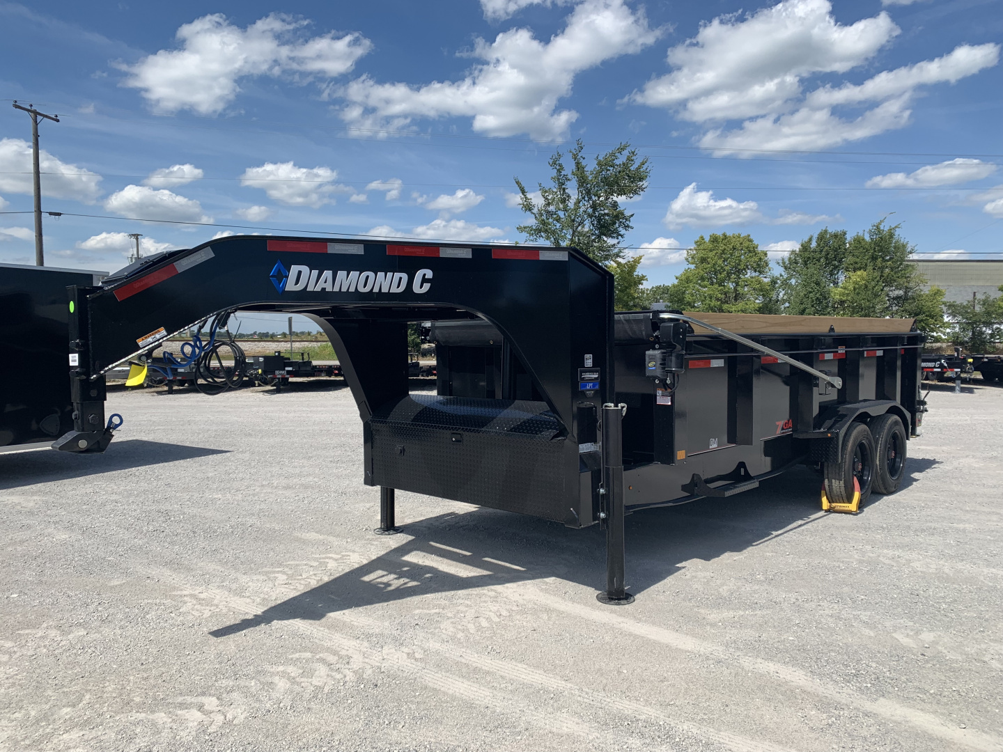 New 2026 Diamond C Trailers LPT208L16X81 (81" X 16') 18K Telescopic ...