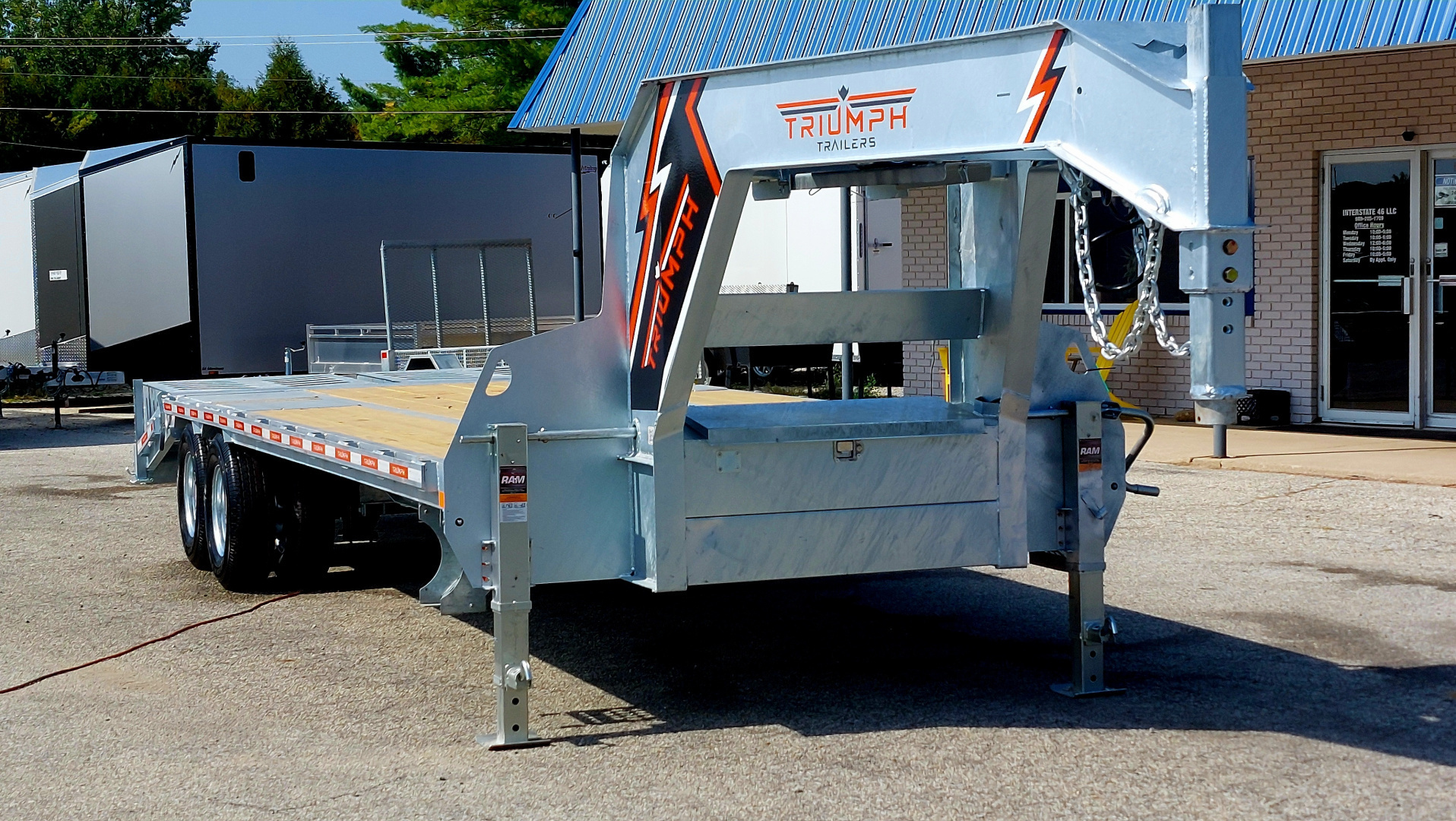 New 102x 20 + 5 GALVANIZED GOOSENECK DECKOVER EQUIMPMENT TRAILER 2026 TRIUMPH