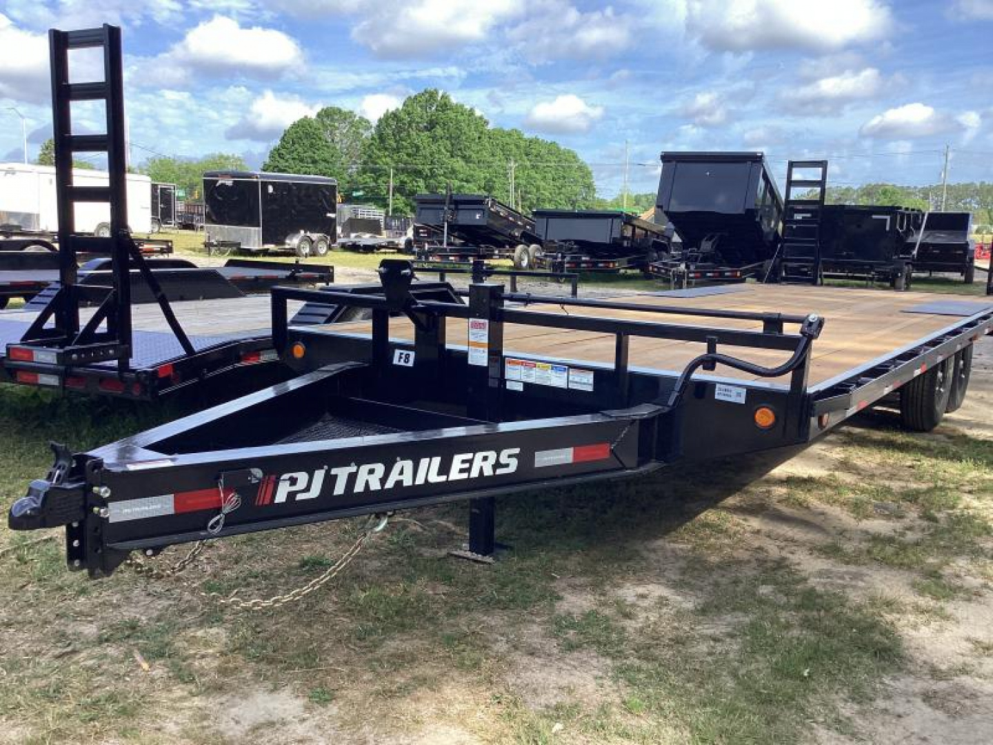 New 2024 PJ Trailers F8222 Deckover Trailer for sale in Knightdale, NC