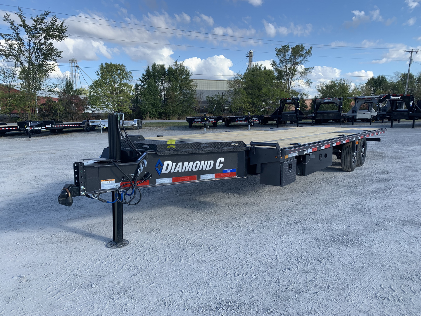 New 2026 Diamond C Trailers DET207L26X102 (26' X 102") 14.9K Hydraulic ...