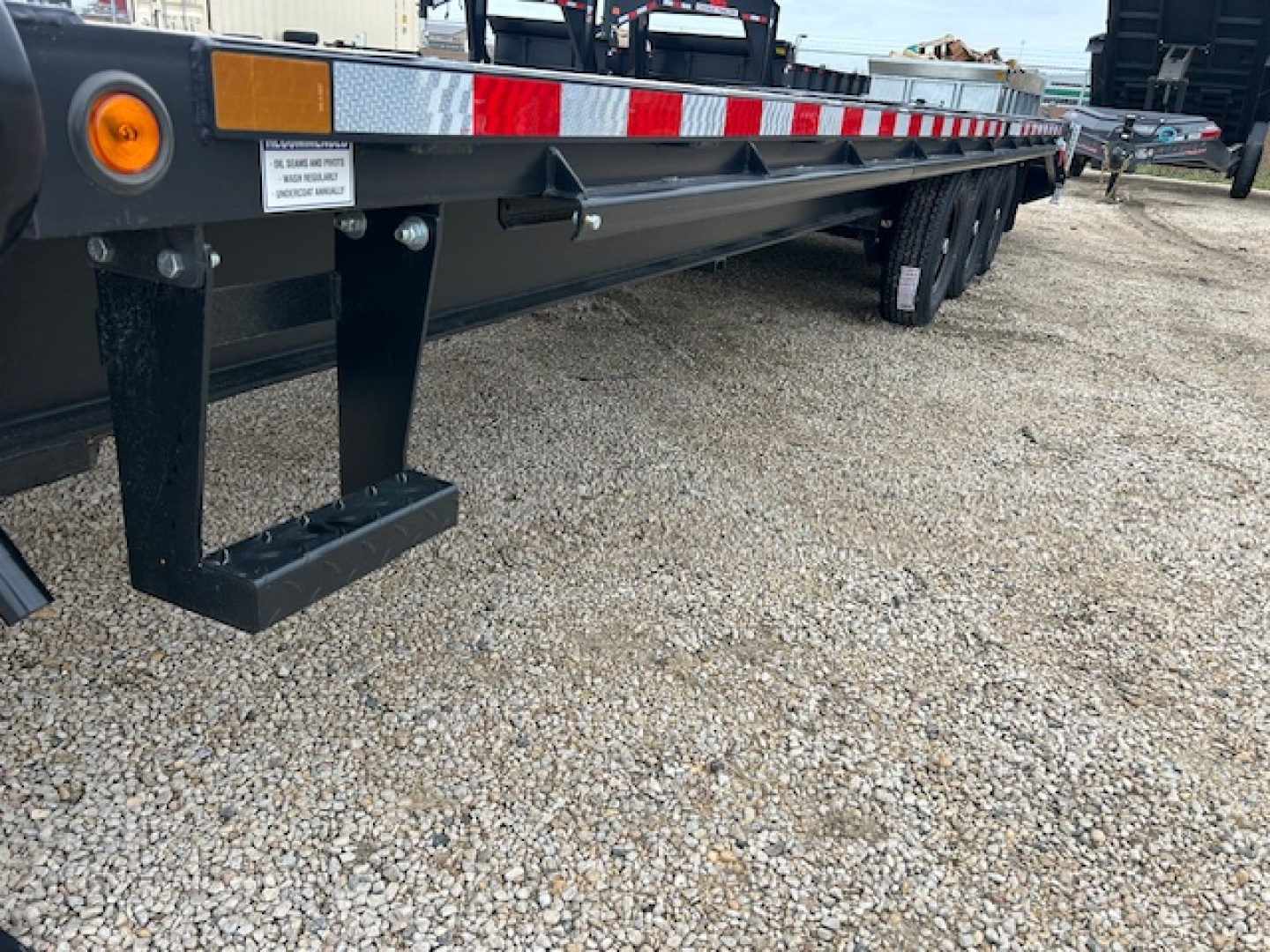 New 2026 Canada Trailers 28ft triple axle Gooseneck